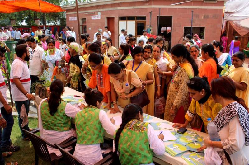 Van Mahotsav 2016 | Thousands of trees planted and distributed across ...
