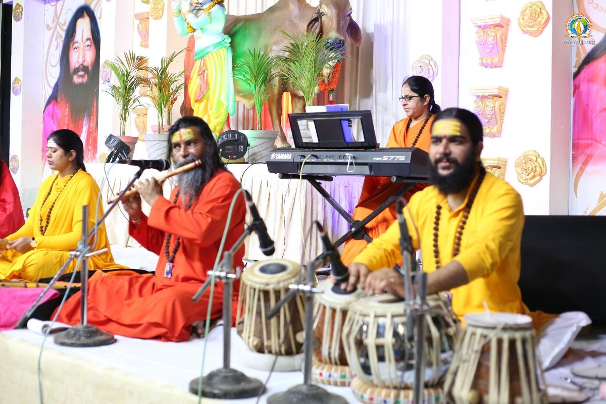 Shri Krishna Katha Elucidated the Divine Sermons of Lord Krishna at ...