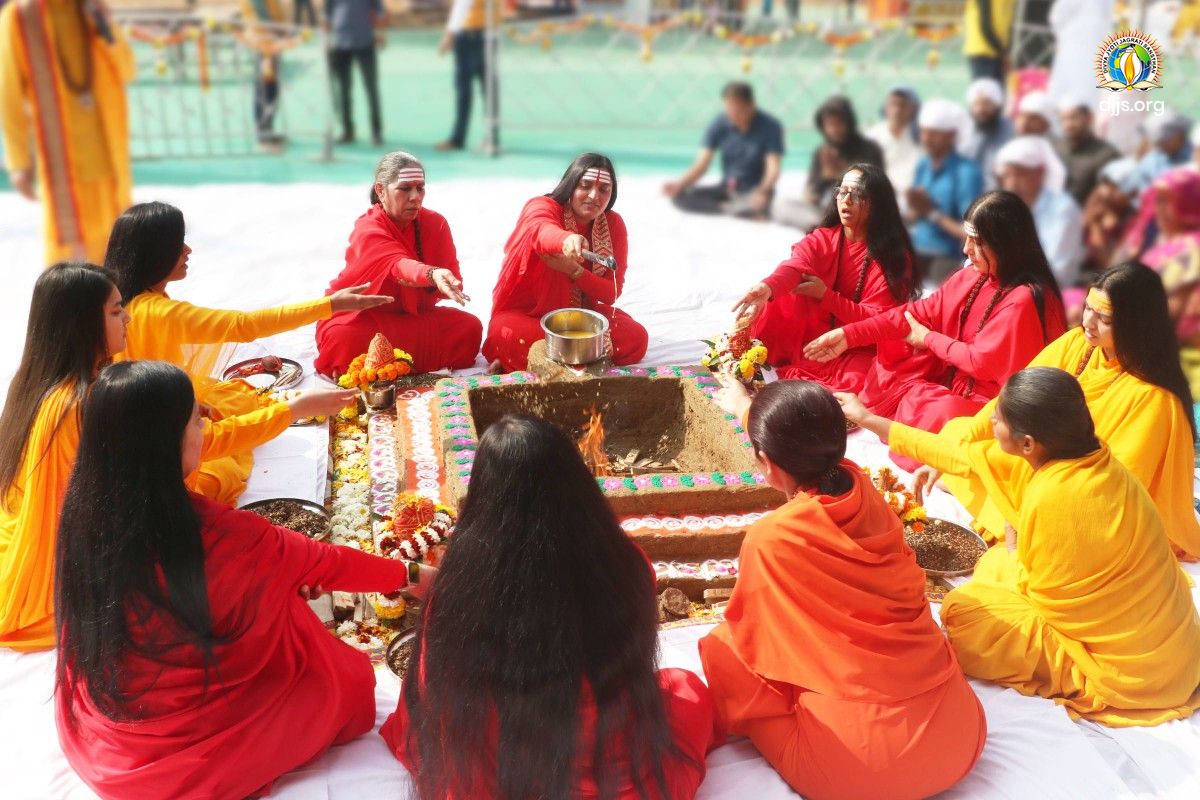 Shri Ram Katha at Mumbai, Maharashtra explained the necessity of ...